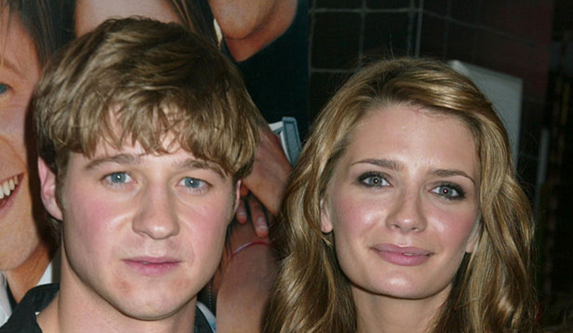 The O.C. Stars Mischa Barton and Ben McKenzie's Real Life Romance Revealed